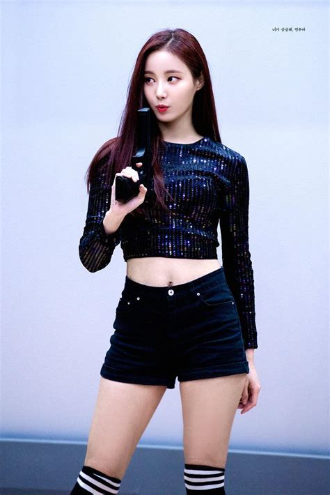 Yeon Woo Momoland Nehru Memorial