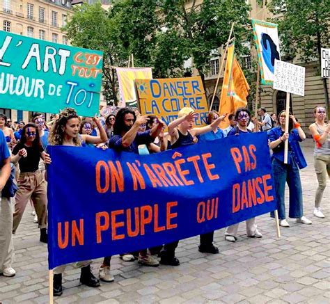 Marche La Magma On N Arr Te Pas Un Peuple Qui Danse Carbo