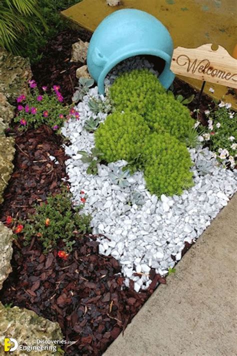 34 Incredible Pebble Landscapes That Will Enhance Your Yard