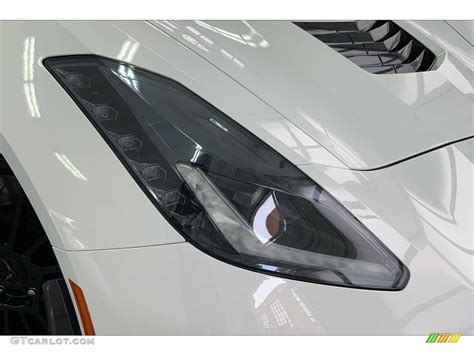 Arctic White Chevrolet Corvette Stingray Coupe Photo