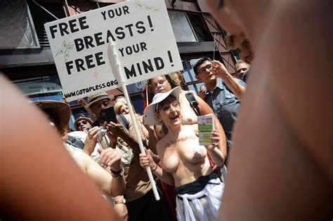 Topless New York Porn Sex Photos