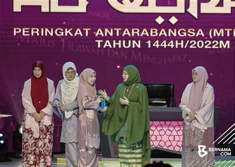 BERNAMA On Twitter Qari From Bahrain M Sian Qariah Crowned Champions