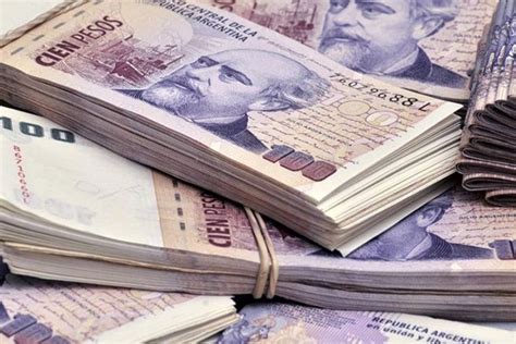 Argentina crea billete de 2 000 que duplica denominación máxima actual