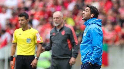 R 8 milhões Palmeiras pode aplicar chapéu no Corinthians e assinar