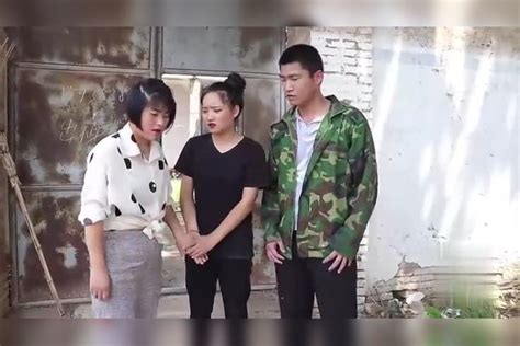 妹妹非要嫁给哑巴男友姐姐无奈祝福3年后妹妹妹夫有钱回来了