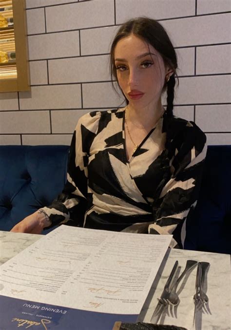 TW Pornstars 1 pic 𝐌𝐢𝐬𝐭𝐫𝐞𝐬𝐬 𝐋𝐨𝐥𝐢𝐭𝐚 𝐇𝐮𝐬𝐡 Twitter Out for dinner