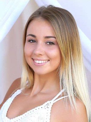 Linda Chase Height Weight Age