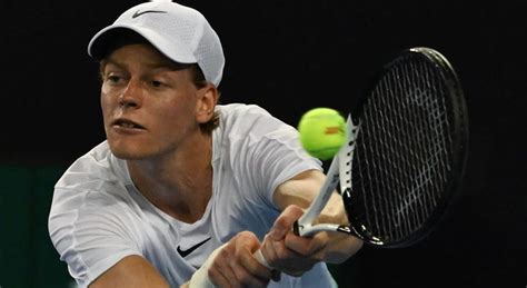 Tennis Sinner batte Alcaraz e vola in finale a Pechino è quarto nella