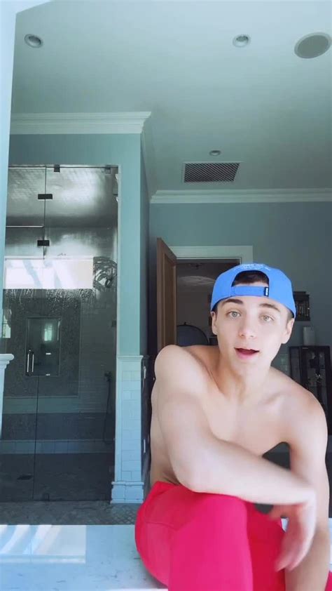 Pin Oleh Chris Di Asher Angel