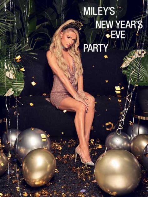 Paris Hilton recrea su look más icónico 20 años después Elevades