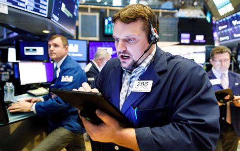 Wall Street cerró con doble récord animado por los resultados