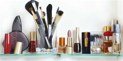 Cosmétiques une liste de 185 produits contenant des substances