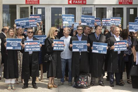 Los funcionarios de Justicia aplazan su huelga hasta después de las