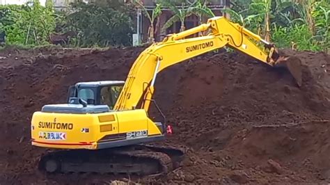 SUMITOMO SH210 EXCAVATOR DIGGING DIRT ON CONSTRUCTION SITE YouTube