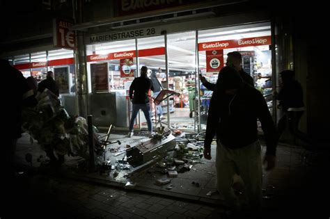 Krawalle In Stuttgart Polizei Will Familienhintergrund Der