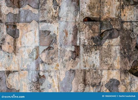 Muro Antiguo Desde El Cual La Teja Se Derrumbó En Una Casa Abandonada