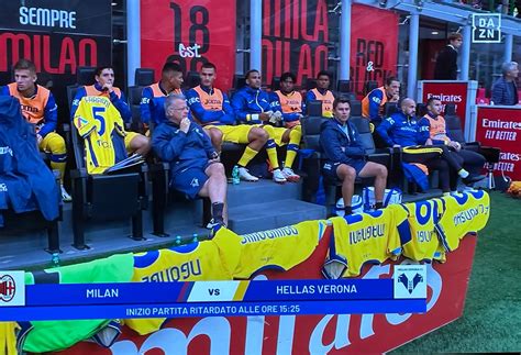 Clamoroso A San Siro La Pioggia E La Grandine Ritardano Milan Verona