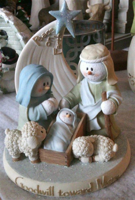 Pin de Mary Garcia en Snowmen Nacimientos de niño dios Pesebres
