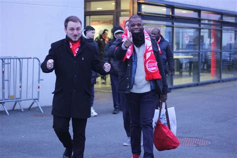 Coupe de France les premiers supporters du Vierzon FC sont arrivés au