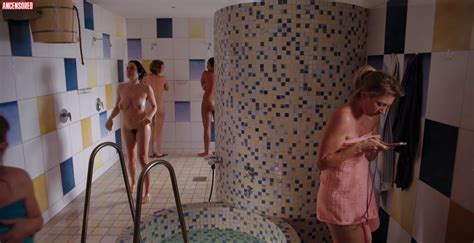 Голая Pauline Fusban в Heated A Sauna Session