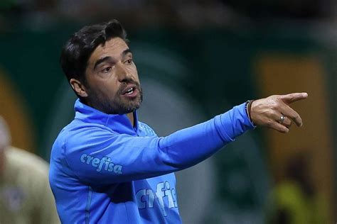 Abel pediu reforços mas Palmeiras tem encontrado dificuldade diz