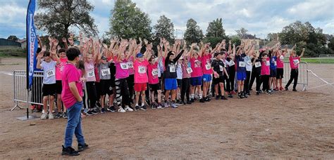 Paray le Monial Les CM1 et CM2 des Champs Seigneur au cross du collège