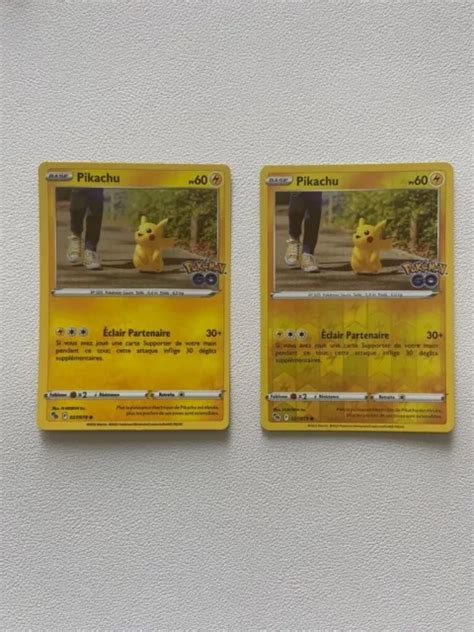 CARTE POKEMON LOT 2 Pikachu Holo Reverse Voir Photos Neuf Ultra Rare