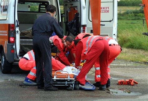 Incidente A20 Oggi Crolla Albero Muore Automobilista Nel Palermitano