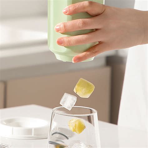 Twisting Ice Le Rotating Ice Grid Ice Block M Old Household Food Grade Ice Maker With Lid Ice