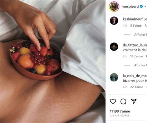Delphine Wespiser nue elle dévoile ses vergetures sur un cliché très