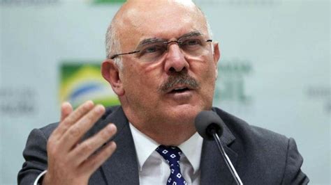 Juiz autoriza quebra do sigilo bancário de Milton Ribeiro esposa e