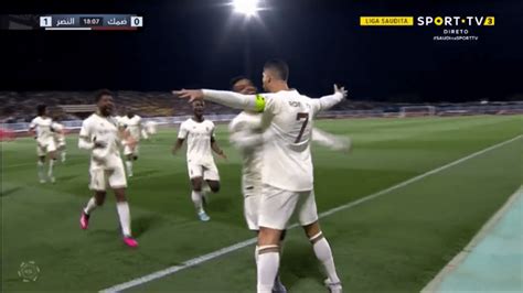 Cristiano Ronaldo de pé quente português bisa em 4 minutos