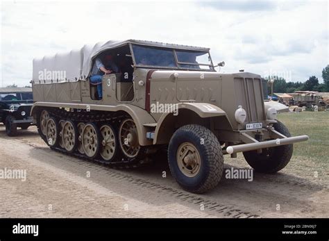 Sd Kfz 9 Famo Hi Res Stock Photography And Images Alamy