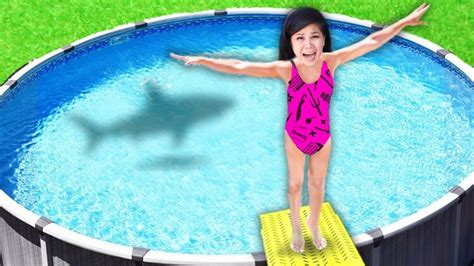 9 Sexy Hot Vy Qwaint Bikini Pics