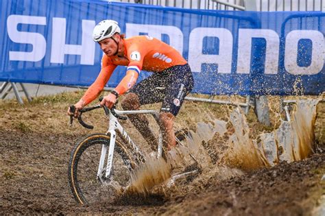 Cyclo cross Sixième titre mondial pour Van der Poel