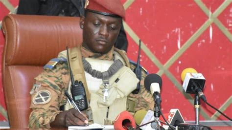 Burkina Faso Remaniement ministériel quatre ministres quittent le