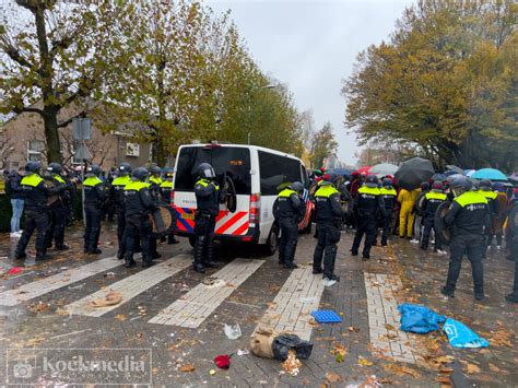Koekmedia Kick Out Zwarte Piet KOZP Voert Actie Bij Intocht