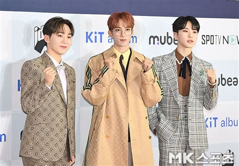 On Twitter Rt Garats Booseoksoon At The Ccma Red Carpet
