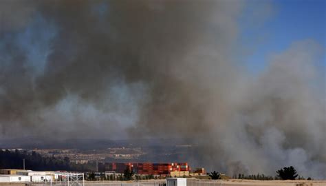 Alerta Roja en comuna de Valparaíso por incendios forestales en combate