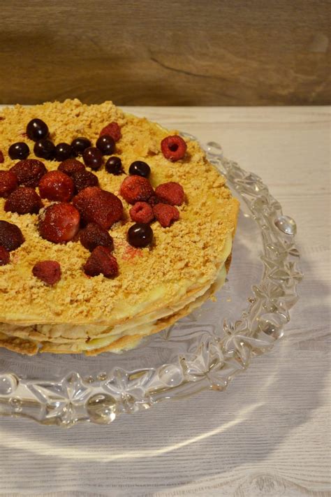 Tortas Su Plikytu Kremu Ir Uogomis Tasted Stories