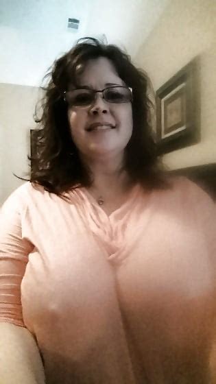 Huge Boob Milf Braless Xxx Porn