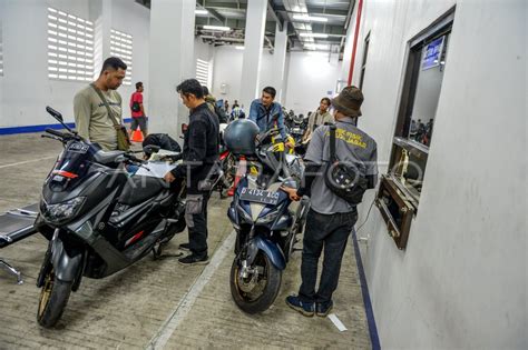 Program Pemutihan Denda Pajak Kendaraan ANTARA Foto