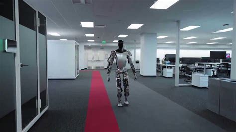 Linus On Twitter Meet The Tesla Humanoid Robot Optimus Elon