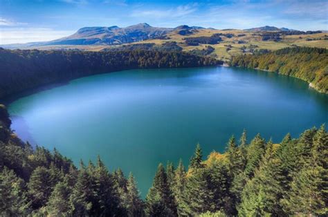 Les 5 plus beaux Lacs à découvrir en Auvergne Cévéo