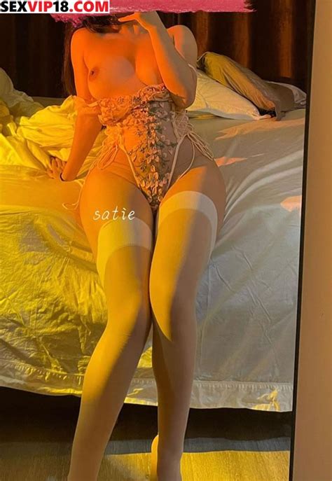 Ảnh sex em giáo viên dạy múa Satie khoe hàng Hình Khỏa Thân