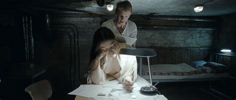 Naked Oona Von Maydell In Der Bunker