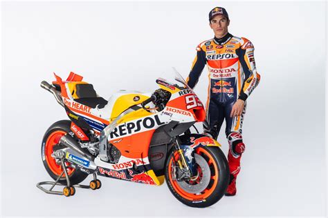 Honda presenta su moto y equipo para 2023 con Márquez y Mir