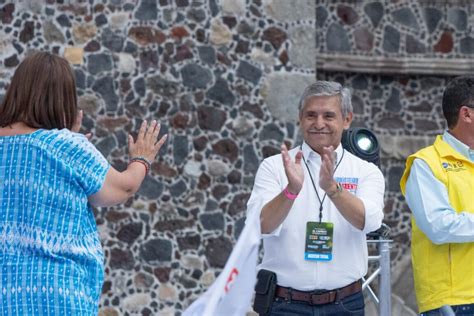 Ante más de 15 mil personas Urióstegui Salgado renueva su compromiso