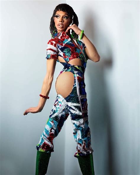 Yvie Oddly Winner Of Rupaul S Drag Race Season