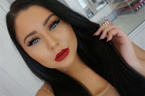 Bold Liner Red Lips Makeup Tutorial Youtube